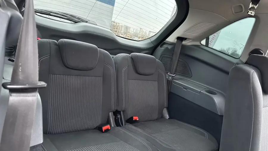 Melns Ford C-Max 2012 Daugavpils, ar dzinēja tilpumu 1.60 L un nobraukumu 253 tūkst. km par 4200 €, foto 23 vietnē AUTOMOTO.COM.LV