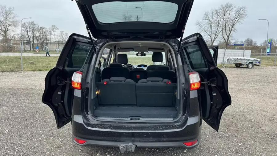 Melns Ford C-Max 2012 Daugavpils, ar dzinēja tilpumu 1.60 L un nobraukumu 253 tūkst. km par 4200 €, foto 26 vietnē AUTOMOTO.COM.LV