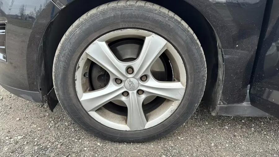Melns Ford C-Max 2012 Daugavpils, ar dzinēja tilpumu 1.60 L un nobraukumu 253 tūkst. km par 4200 €, foto 30 vietnē AUTOMOTO.COM.LV