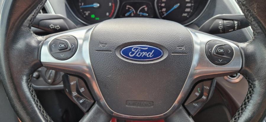 Black Ford C-Max 2012 in Riga, with an engine capacity of 1.60 L and mileage of 251 thousand km for 4750 €, photo 14 on AUTOMOTO.COM.LV