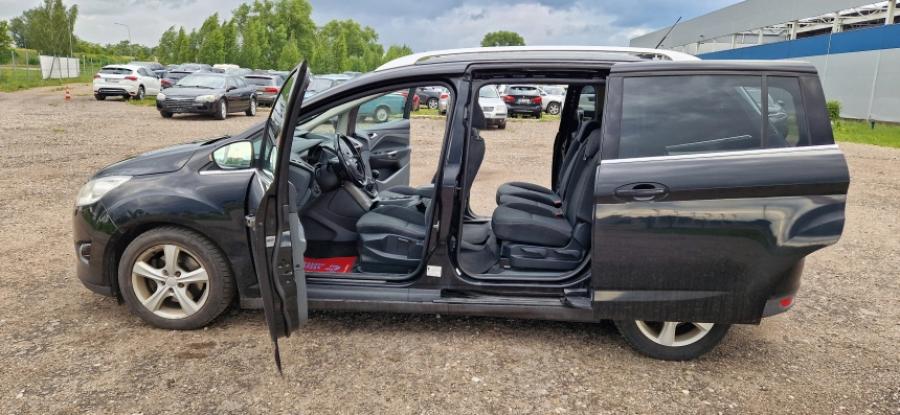 Black Ford C-Max 2012 in Riga, with an engine capacity of 1.60 L and mileage of 251 thousand km for 4750 €, photo 28 on AUTOMOTO.COM.LV
