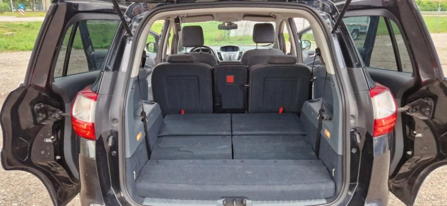 Black Ford C-Max 2012 in Riga, with an engine capacity of 1.60 L and mileage of 251 thousand km for 4750 €, photo 30 on AUTOMOTO.COM.LV