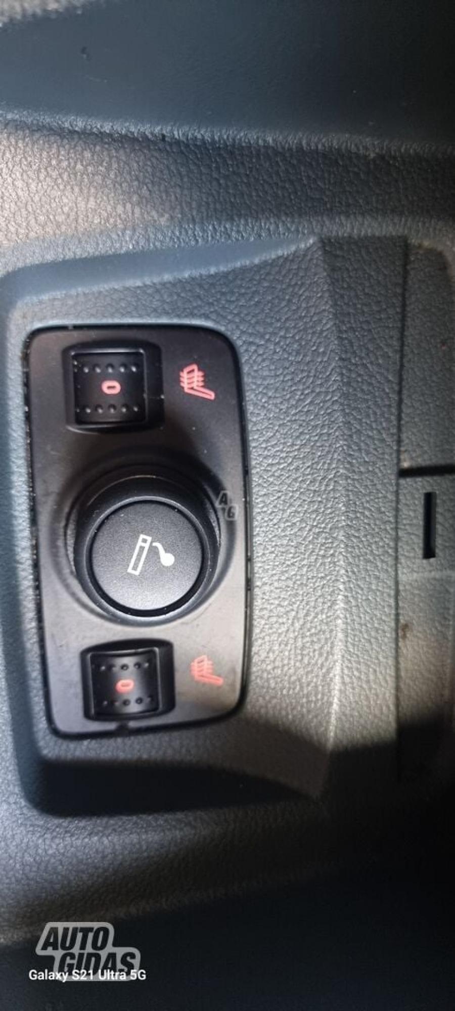 Black Ford C-Max 2012 in Kedainiai, with an engine capacity of 1.00 L and mileage of 174 thousand km for 3999 €, photo 16 on AUTOMOTO.COM.LV