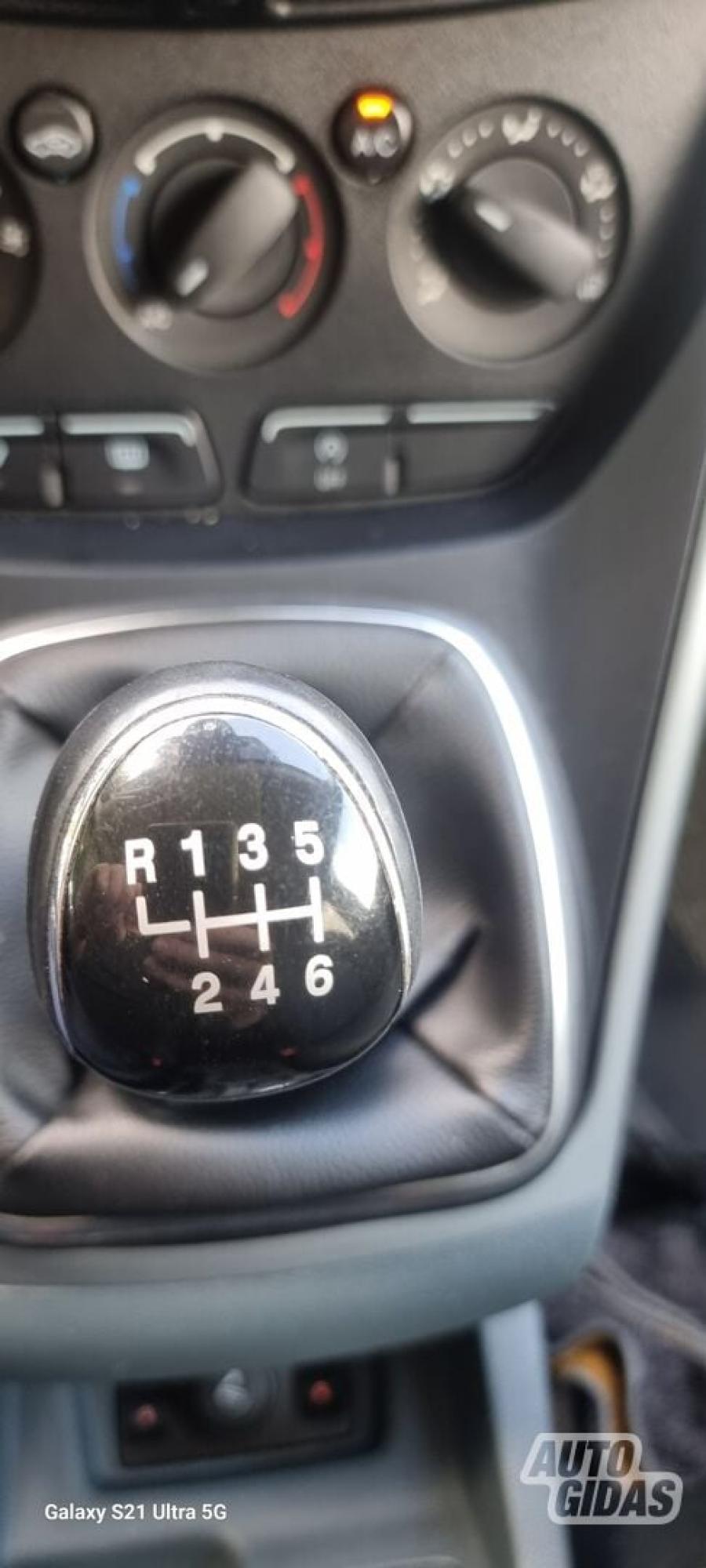 Black Ford C-Max 2012 in Kedainiai, with an engine capacity of 1.00 L and mileage of 174 thousand km for 3999 €, photo 21 on AUTOMOTO.COM.LV