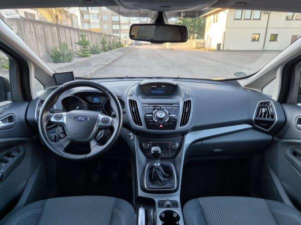 Black Ford C-Max 2012 in Mazeikiai, with an engine capacity of 1.60 L and mileage of 251 thousand km for 4650 €, photo 9 on AUTOMOTO.COM.LV