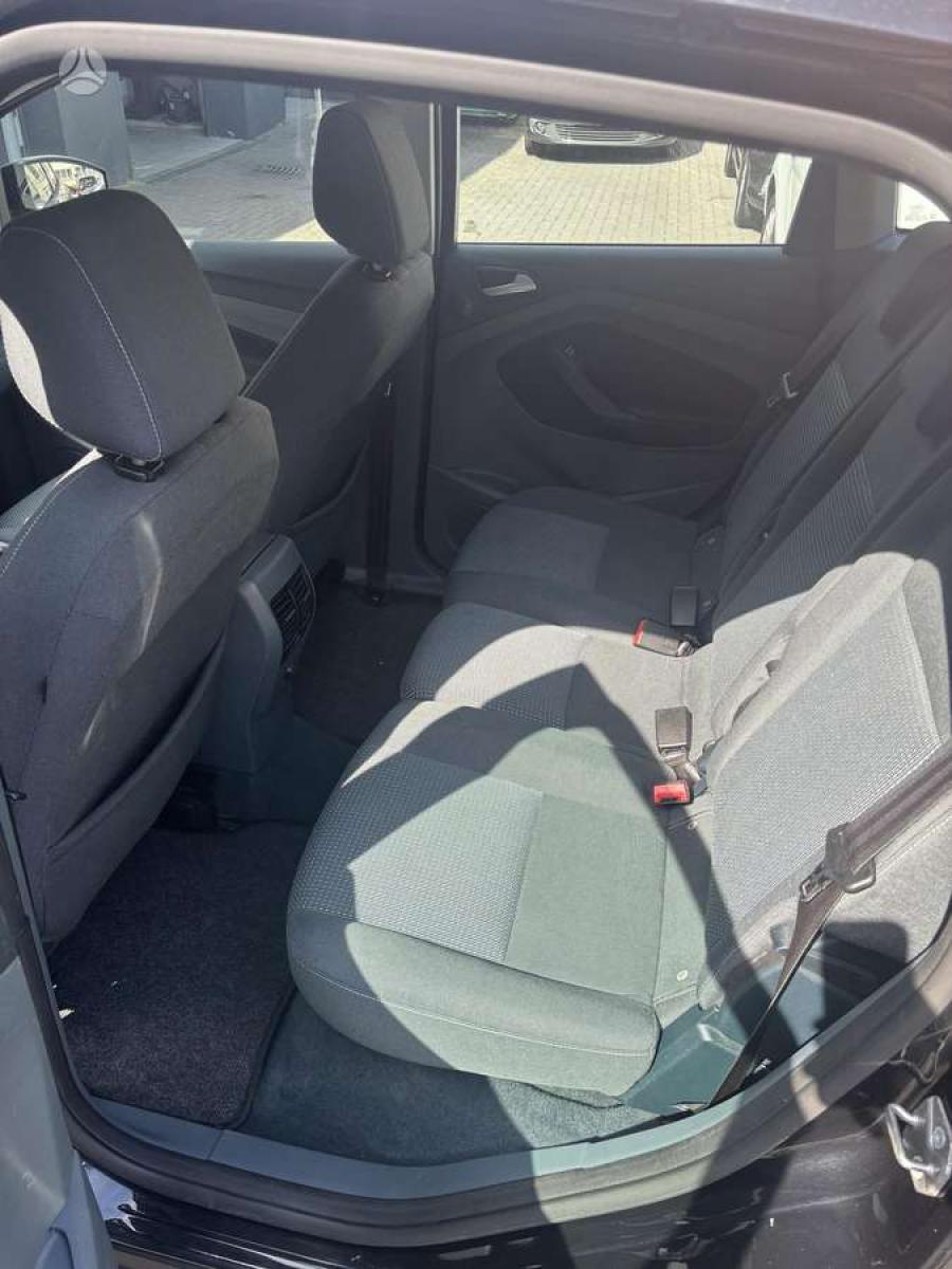 Melns Ford C-Max 2012 Šauļi, ar dzinēja tilpumu 1.56 L un nobraukumu 288 tūkst. km par 2650 €, foto 8 vietnē AUTOMOTO.COM.LV