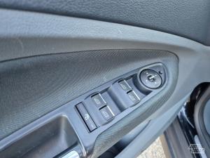 Black Ford C-Max 2012 in Mazeikiai, with an engine capacity of 1.60 L and mileage of 251 thousand km for 4450 €, photo 15 on AUTOMOTO.COM.LV