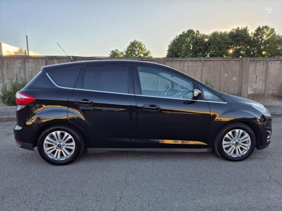 Black Ford C-Max 2012 in Mazeikiai, with an engine capacity of 1.60 L and mileage of 251 thousand km for 4450 €, photo 6 on AUTOMOTO.COM.LV
