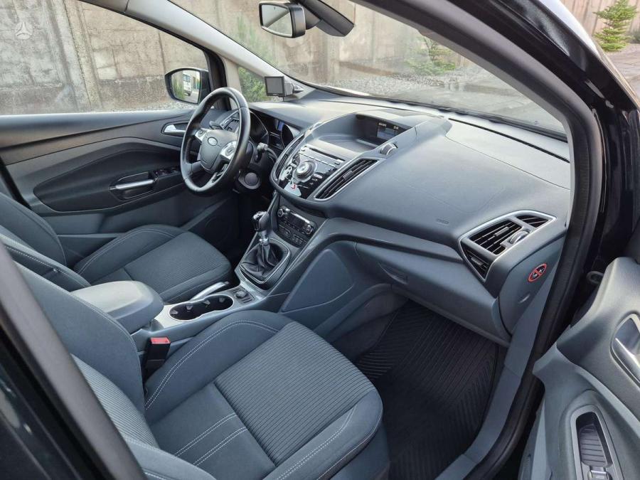 Black Ford C-Max 2012 in Mazeikiai, with an engine capacity of 1.60 L and mileage of 251 thousand km for 4450 €, photo 12 on AUTOMOTO.COM.LV