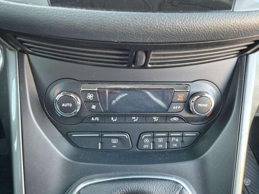 Black Ford C-Max 2012 in Mazeikiai, with an engine capacity of 1.60 L and mileage of 251 thousand km for 4450 €, photo 18 on AUTOMOTO.COM.LV