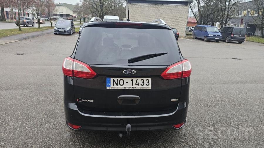 Black Ford C-Max 2013 in Limbazi, with an engine capacity of 1.00 L and mileage of 140 thousand km for 4650 €, photo 6 on AUTOMOTO.COM.LV