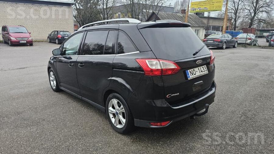 Black Ford C-Max 2013 in Limbazi, with an engine capacity of 1.00 L and mileage of 140 thousand km for 4650 €, photo 7 on AUTOMOTO.COM.LV