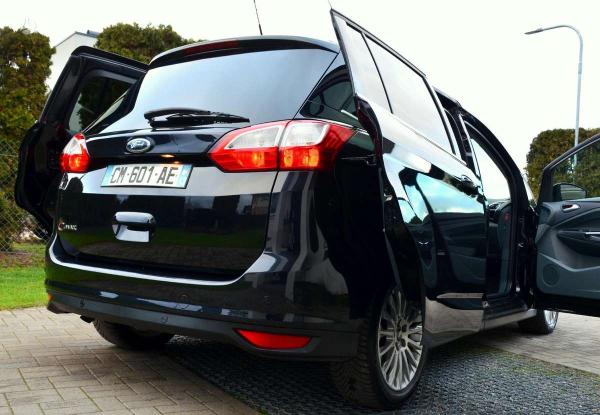 Melns Ford C-Max 2013 Kauņa, ar dzinēja tilpumu 1.60 L un nobraukumu 179 tūkst. km par 4950 €, foto 4 vietnē AUTOMOTO.COM.LV