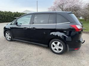 Black Ford C-Max 2013 in Kaunas, with an engine capacity of 1.00 L and mileage of 200 thousand km for 3850 €, photo 8 on AUTOMOTO.COM.LV