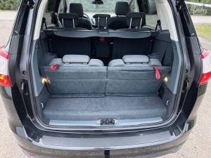 Black Ford C-Max 2013 in Kaunas, with an engine capacity of 1.00 L and mileage of 200 thousand km for 3850 €, photo 17 on AUTOMOTO.COM.LV