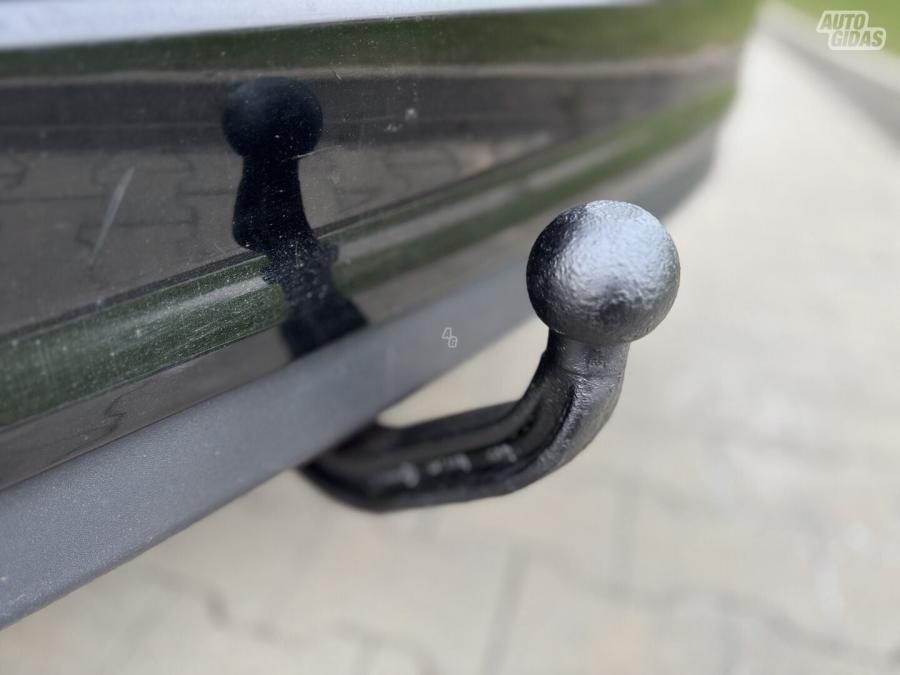 Black Ford C-Max 2013 in Kaunas, with an engine capacity of 1.00 L and mileage of 200 thousand km for 3850 €, photo 34 on AUTOMOTO.COM.LV