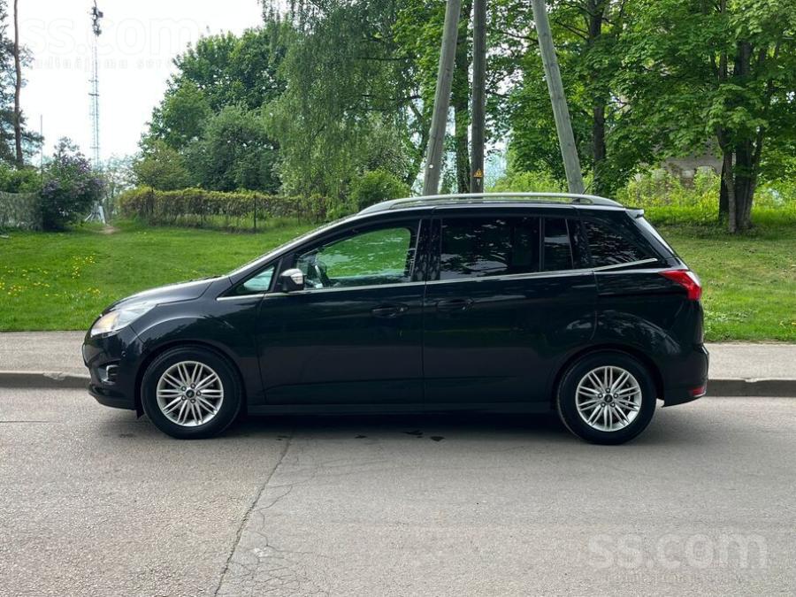 Black Ford C-Max 2013 in Riga, with an engine capacity of 1.60 L and mileage of 0 thousand km for 4799 €, photo 3 on AUTOMOTO.COM.LV