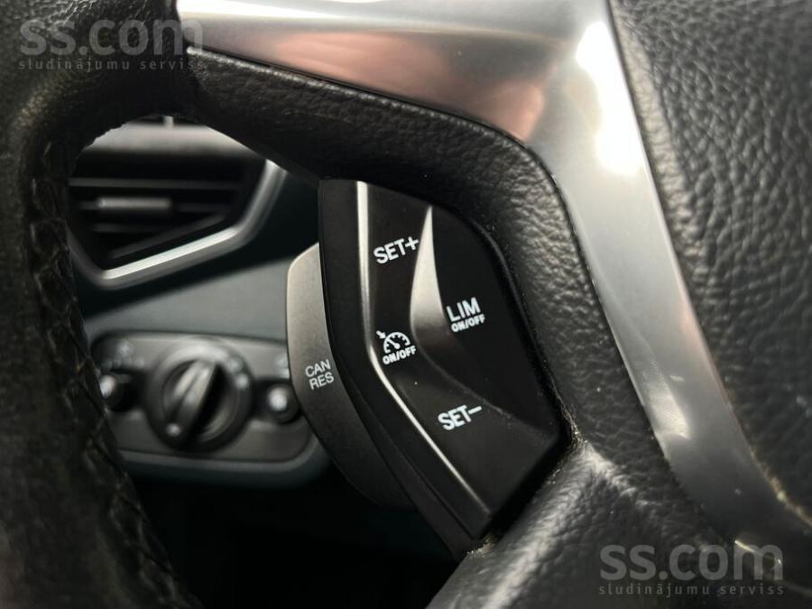 Black Ford C-Max 2013 in Riga, with an engine capacity of 1.60 L and mileage of 0 thousand km for 4799 €, photo 14 on AUTOMOTO.COM.LV