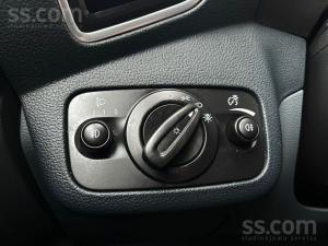 Black Ford C-Max 2013 in Riga, with an engine capacity of 1.60 L and mileage of 0 thousand km for 4799 €, photo 15 on AUTOMOTO.COM.LV