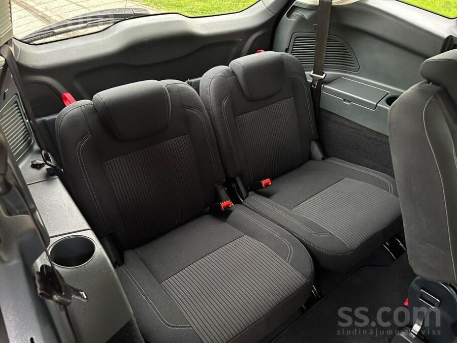 Black Ford C-Max 2013 in Riga, with an engine capacity of 1.60 L and mileage of 0 thousand km for 4799 €, photo 22 on AUTOMOTO.COM.LV