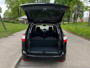 Black Ford C-Max 2013 in Riga, with an engine capacity of 1.60 L and mileage of 0 thousand km for 4799 €, photo 23 on AUTOMOTO.COM.LV