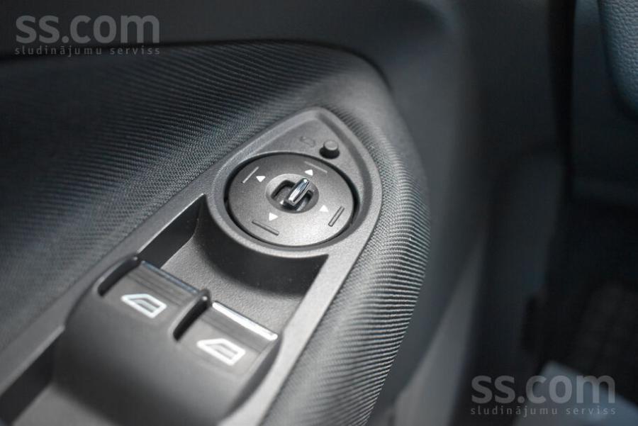 Melns Ford C-Max 2013 Kuldīga, ar dzinēja tilpumu 1.60 L un nobraukumu 0 tūkst. km par 5450 €, foto 18 vietnē AUTOMOTO.COM.LV