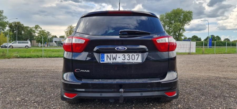 Black Ford C-Max 2013 in Riga, with an engine capacity of 1.60 L and mileage of 233 thousand km for 5550 €, photo 5 on AUTOMOTO.COM.LV