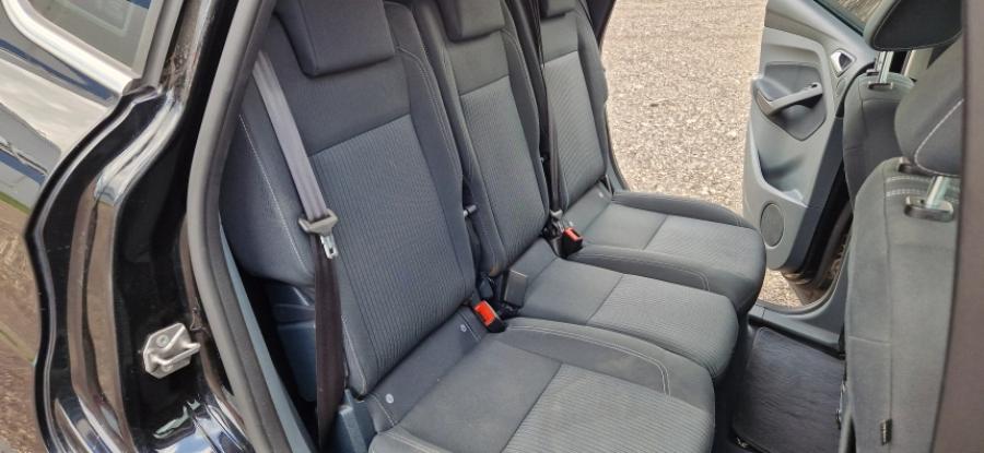 Black Ford C-Max 2013 in Riga, with an engine capacity of 1.60 L and mileage of 233 thousand km for 5550 €, photo 21 on AUTOMOTO.COM.LV
