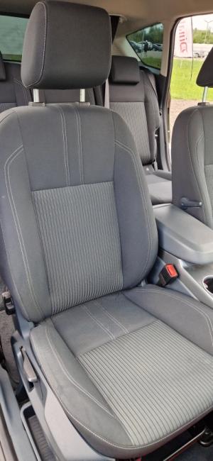 Black Ford C-Max 2013 in Riga, with an engine capacity of 1.60 L and mileage of 233 thousand km for 5550 €, photo 22 on AUTOMOTO.COM.LV