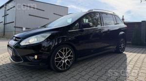 Black Ford C-Max 2013 in Valmiera, with an engine capacity of 1.60 L and mileage of 209 thousand km for 4995 €, photo 5 on AUTOMOTO.COM.LV