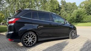 Black Ford C-Max 2013 in Valmiera, with an engine capacity of 1.60 L and mileage of 209 thousand km for 4995 €, photo 9 on AUTOMOTO.COM.LV