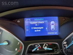 Black Ford C-Max 2013 in Valmiera, with an engine capacity of 1.60 L and mileage of 209 thousand km for 4995 €, photo 13 on AUTOMOTO.COM.LV