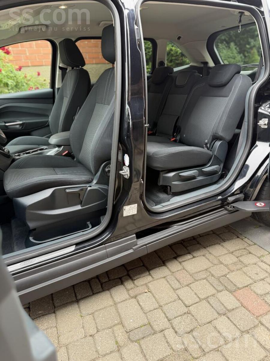 Black Ford C-Max 2013 in Valmiera, with an engine capacity of 1.60 L and mileage of 209 thousand km for 4995 €, photo 22 on AUTOMOTO.COM.LV