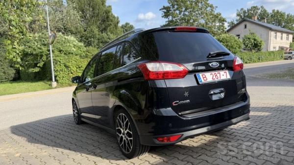 Black Ford C-Max 2013 in Valka, with an engine capacity of 1.60 L and mileage of 209 thousand km for 4995 €, photo 6 on AUTOMOTO.COM.LV