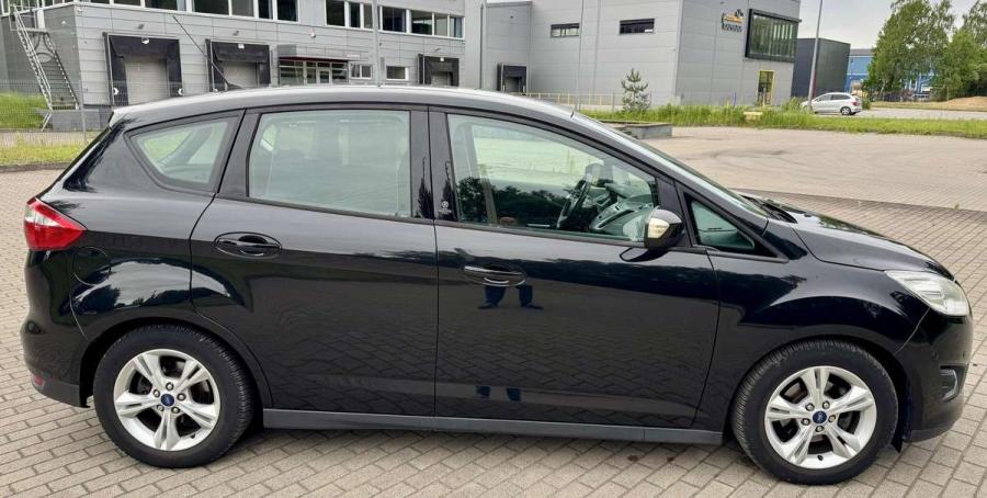 Black Ford C-Max 2013 in Kaunas, with an engine capacity of 1.00 L and mileage of 120 thousand km for 3990 €, photo 8 on AUTOMOTO.COM.LV
