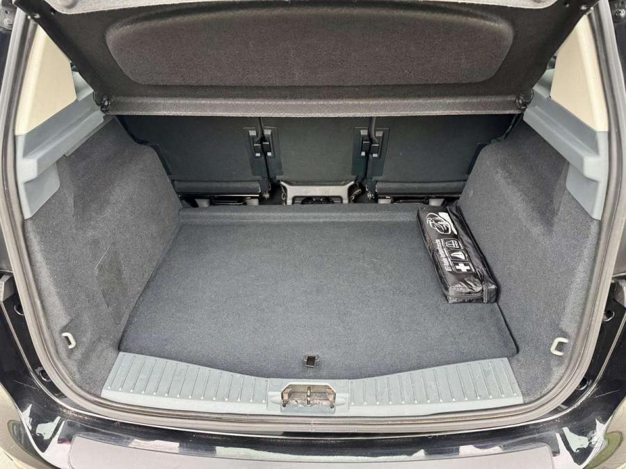 Black Ford C-Max 2013 in Kaunas, with an engine capacity of 1.00 L and mileage of 120 thousand km for 3990 €, photo 14 on AUTOMOTO.COM.LV