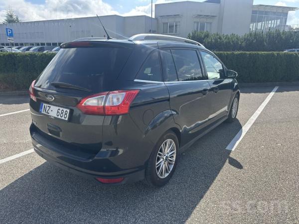 Black Ford C-Max 2013 in Riga, with an engine capacity of 1.60 L and mileage of 256 thousand km for 3750 €, photo 5 on AUTOMOTO.COM.LV