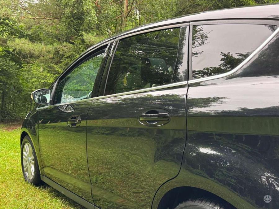 Black Ford C-Max 2014 in Utena, with an engine capacity of 2.00 L and mileage of 130 thousand km for 4650 €, photo 26 on AUTOMOTO.COM.LV