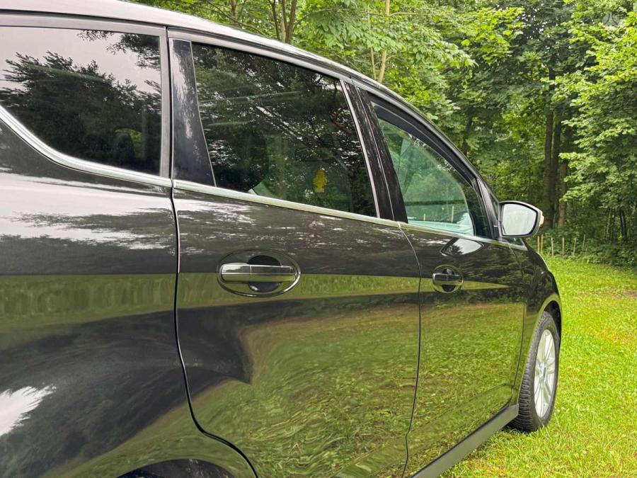 Black Ford C-Max 2014 in Utena, with an engine capacity of 2.00 L and mileage of 130 thousand km for 4650 €, photo 31 on AUTOMOTO.COM.LV