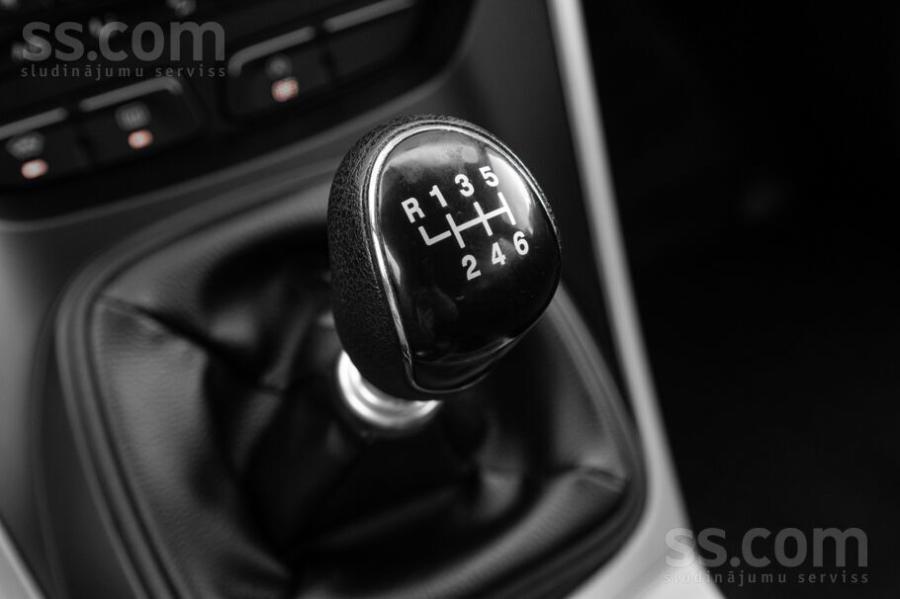 Melns Ford C-Max 2014 Rīga, ar dzinēja tilpumu 1.00 L un nobraukumu 210 tūkst. km par 3950 €, foto 21 vietnē AUTOMOTO.COM.LV