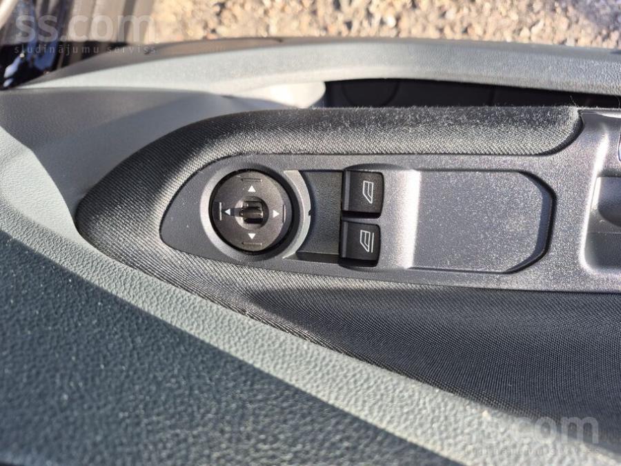 Melns Ford C-Max 2014 Cēsis, ar dzinēja tilpumu 1.60 L un nobraukumu 204 tūkst. km par 5500 €, foto 9 vietnē AUTOMOTO.COM.LV