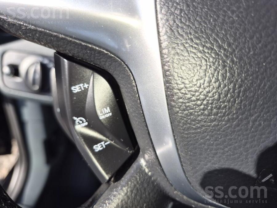 Melns Ford C-Max 2014 Cēsis, ar dzinēja tilpumu 1.60 L un nobraukumu 204 tūkst. km par 5500 €, foto 10 vietnē AUTOMOTO.COM.LV