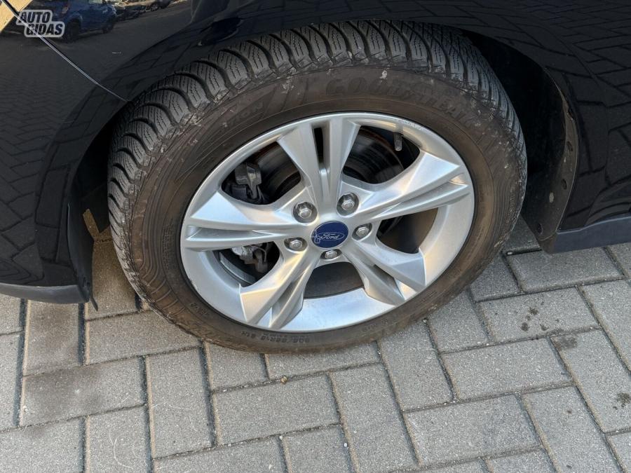 Black Ford C-Max 2014 in Kretinga, with an engine capacity of 1.00 L and mileage of 111 thousand km for 5000 €, photo 23 on AUTOMOTO.COM.LV