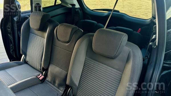 Melns Ford C-Max 2016 Tukums, ar dzinēja tilpumu 1.50 L un nobraukumu 177 tūkst. km par 6800 €, foto 8 vietnē AUTOMOTO.COM.LV