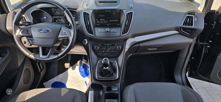 Black Ford C-Max 2016 in Taurage, with an engine capacity of 1.00 L and mileage of 145 thousand km for 4600 €, photo 9 on AUTOMOTO.COM.LV