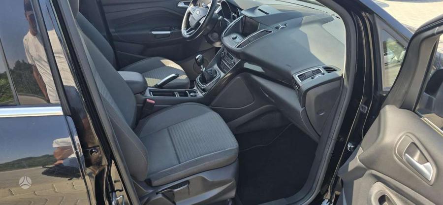 Black Ford C-Max 2016 in Taurage, with an engine capacity of 1.00 L and mileage of 145 thousand km for 4600 €, photo 11 on AUTOMOTO.COM.LV