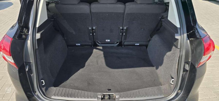 Black Ford C-Max 2016 in Taurage, with an engine capacity of 1.00 L and mileage of 145 thousand km for 4600 €, photo 13 on AUTOMOTO.COM.LV