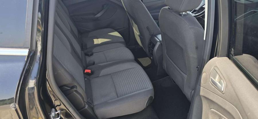 Black Ford C-Max 2016 in Taurage, with an engine capacity of 1.00 L and mileage of 145 thousand km for 4600 €, photo 15 on AUTOMOTO.COM.LV