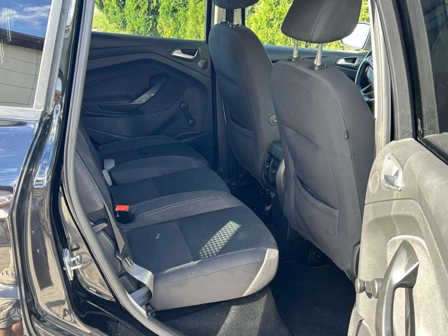 Melns Ford C-Max 2016 Kretinga, ar dzinēja tilpumu 1.00 L un nobraukumu 107 tūkst. km par 5800 €, foto 19 vietnē AUTOMOTO.COM.LV