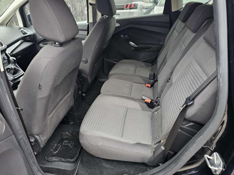 Black Ford C-Max 2017 in Taurage, with an engine capacity of 1.50 L and mileage of 260 thousand km for 5500 €, photo 18 on AUTOMOTO.COM.LV